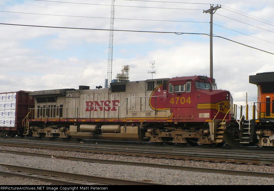 BNSF 4704